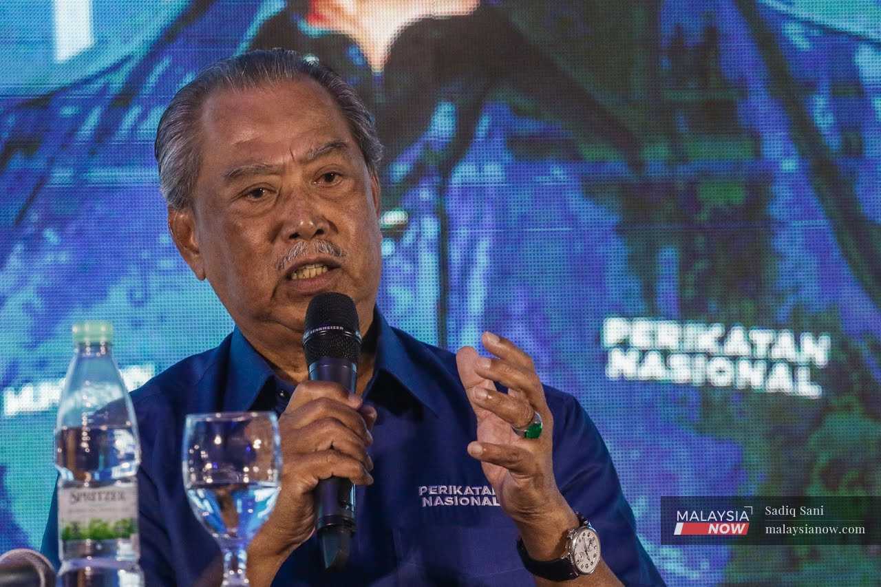 Why resort to unconstitutional means, Muhyiddin asks Anwar after MoU ... Why resort to unconstitutional means, Muhyiddin asks Anwar after MoU ...